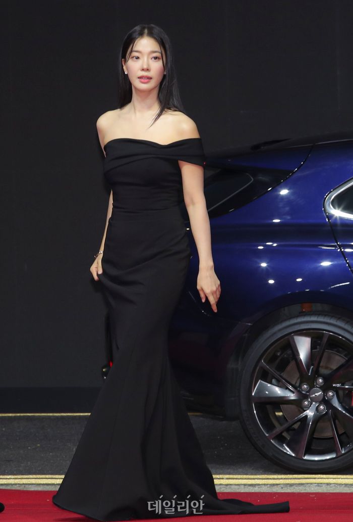 임세미, 쇄골이 포인트[28th BIFF]