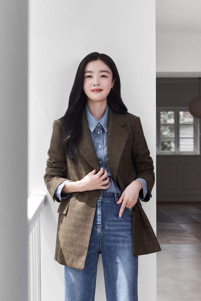 꼼빠니아, 한선화와 24 FW 화보 공개