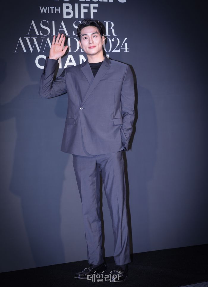 정건주, 훈훈함 장착하고[29th BIFF]