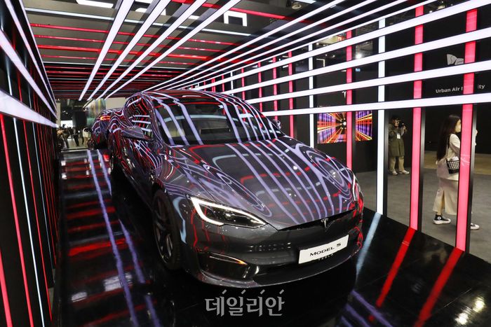 테슬라, 럭셔리 플래그십 세단 '모델 S' 국내 출시