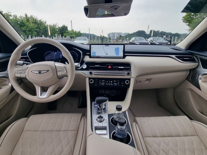 [시승기] 가슴에 레이서 품은 당신에게… 제네시스 G70 "하고 싶은 것 다 해"