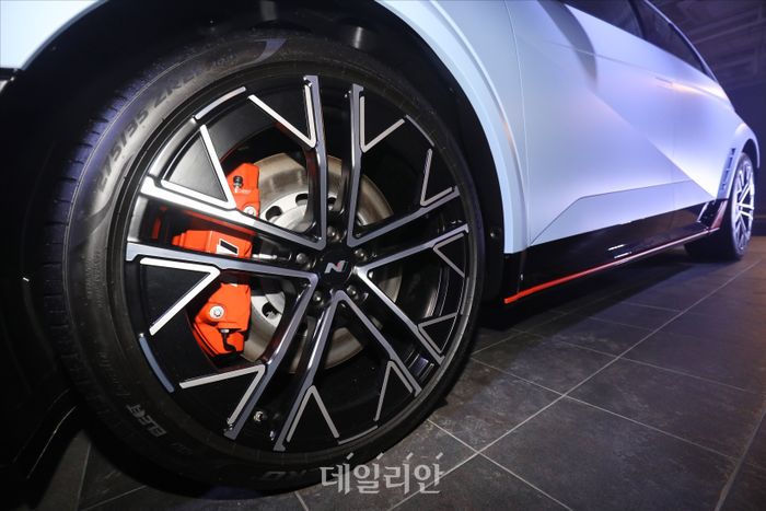 현대차 아이오닉5N 휠