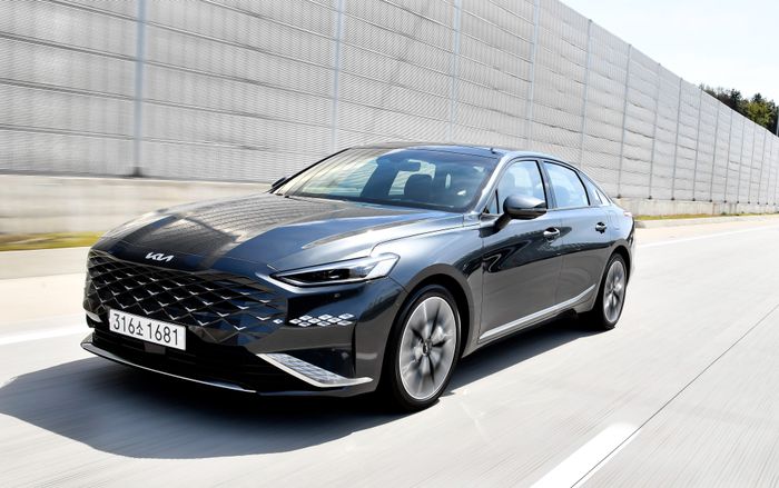 [시승기] 기아 K8 AWD, 아스팔트 움켜쥔 '네발짐승'의 매력