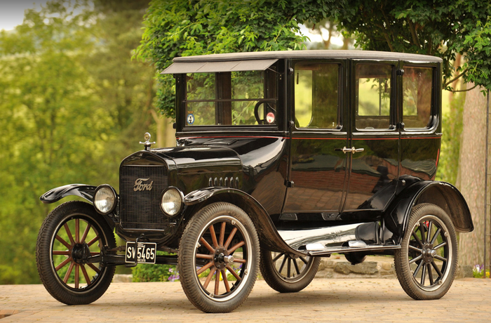 자동차 제조혁신…포드가 깔아놓은 판 테슬라가 뒤엎는다
