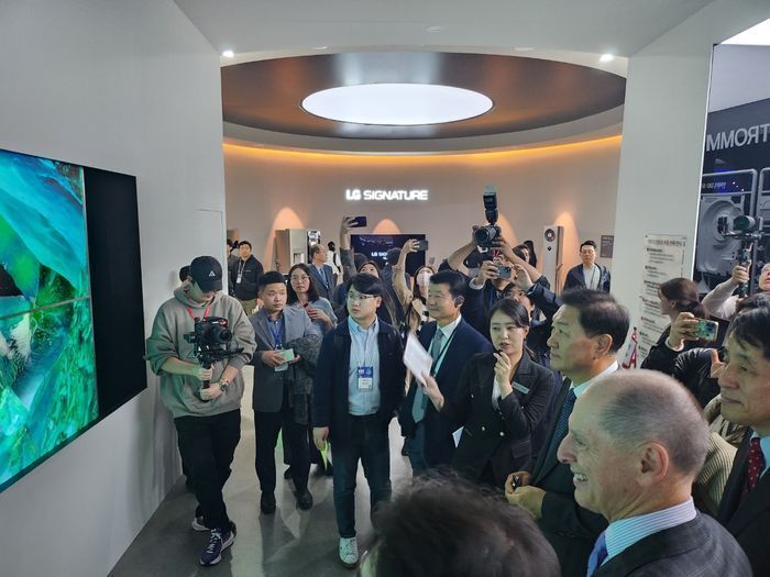 삼성·LG 기술 빛난 '한국전자전'…CTA 회장 '탄성' 자아낸 이것은