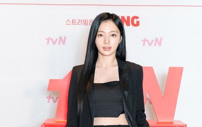 “90분간 뺨 맞았다” vs “일면식도 없다”…송하윤, 학폭 의혹 입장차