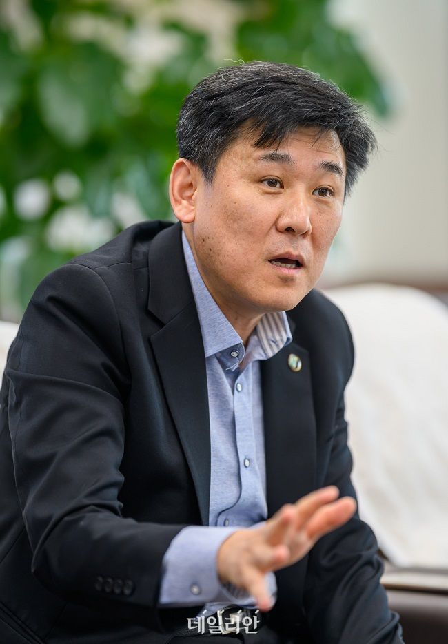 [인터뷰] “달라진 바다, 40년 전 ‘안전’ 기준 고집해선 안 돼” - Kollo