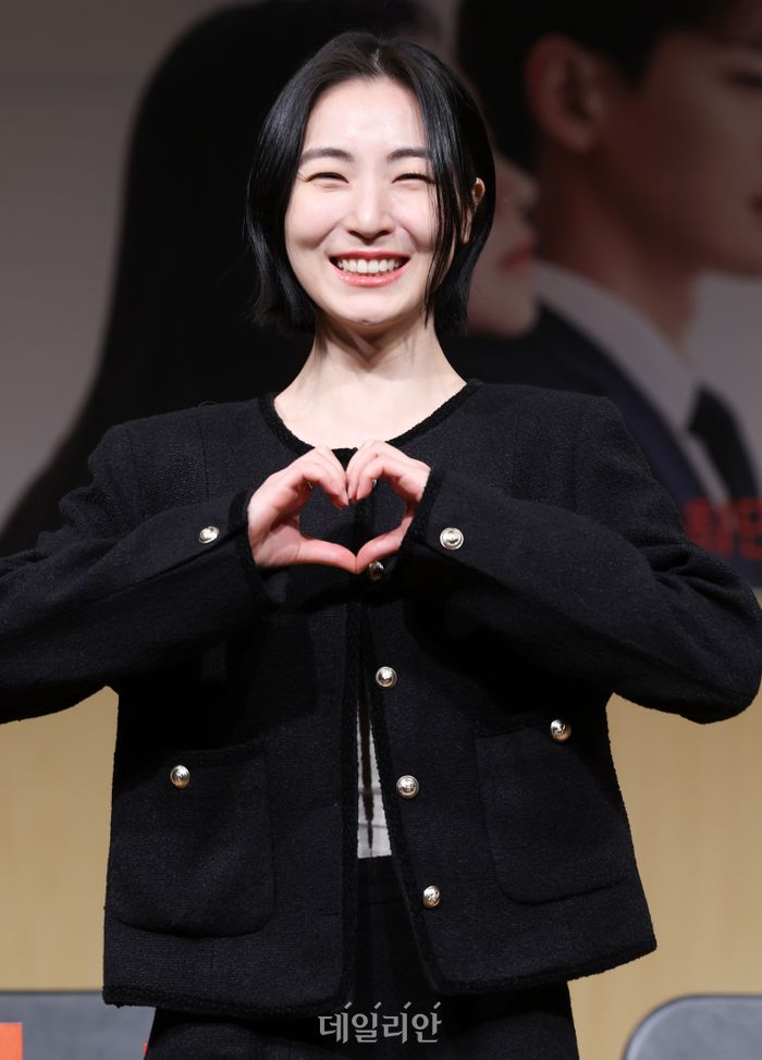 범도하, 포즈는 자신감